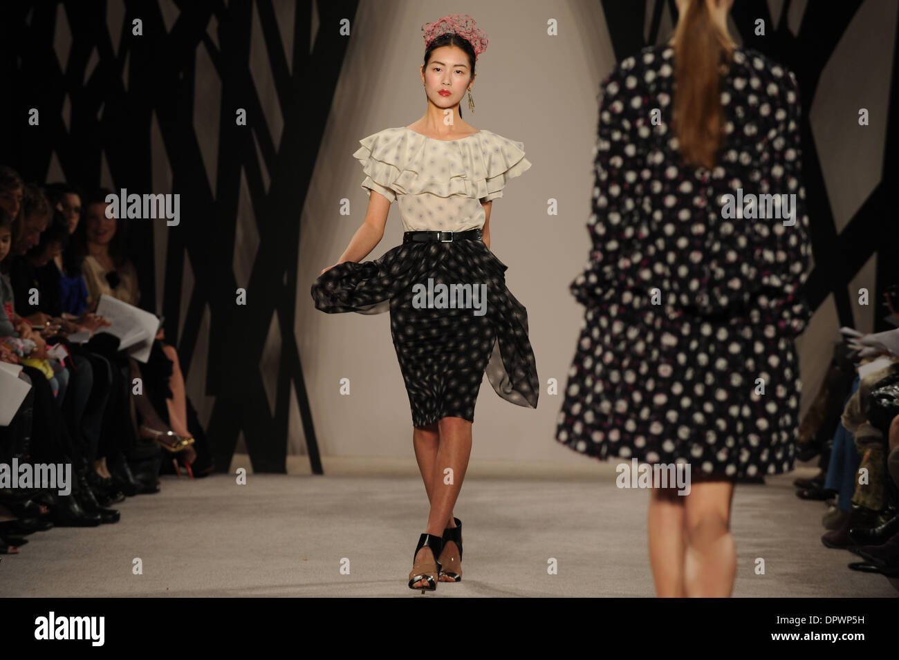 Feb 13, 2009 - New York, New York, USA - Models walk the runway in the ...