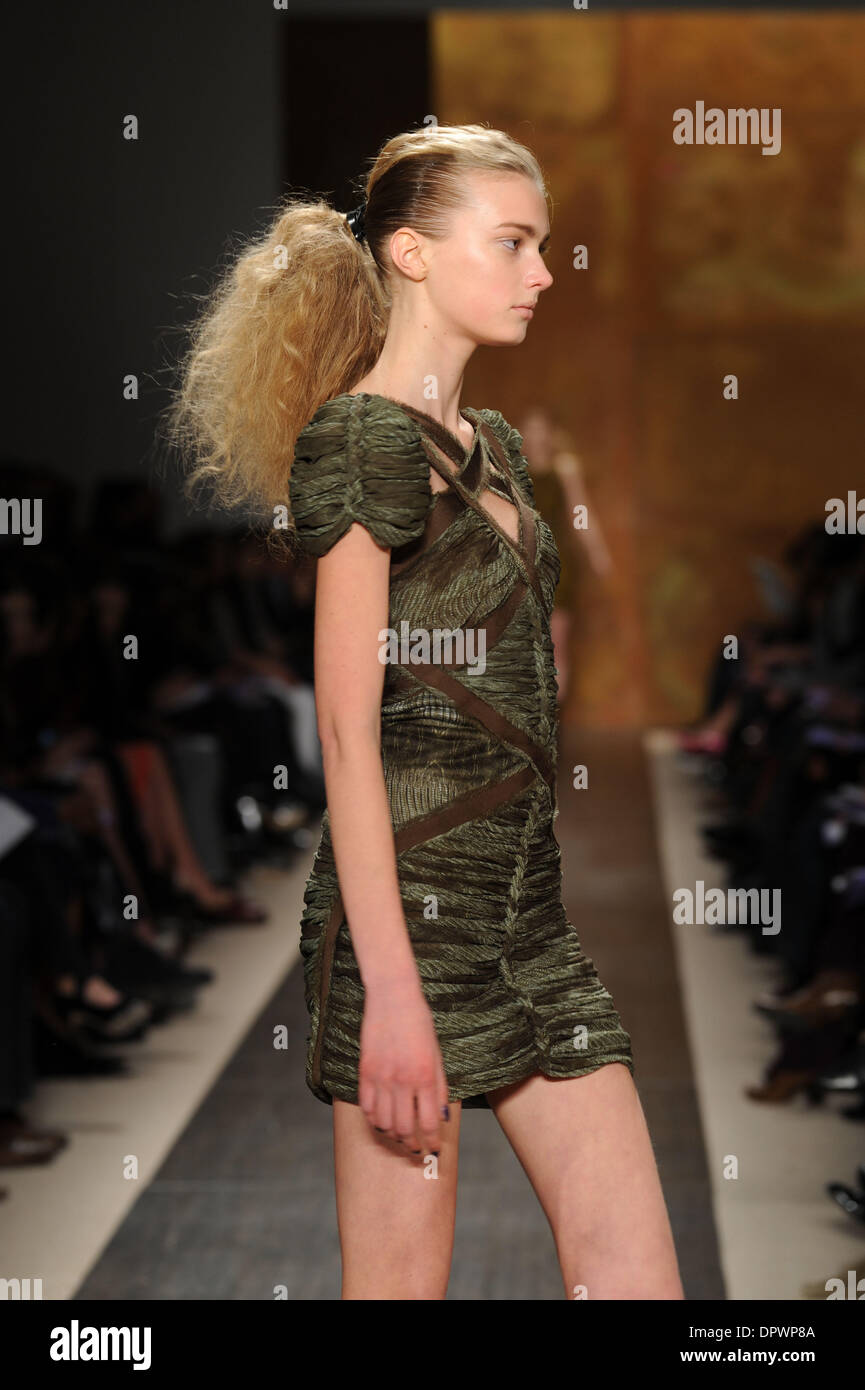 Feb 15, 2009 - New York, New York, USA - Models on the catwalk in the ...