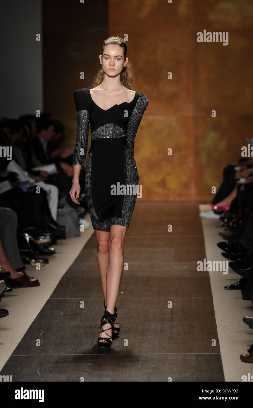 Feb 15, 2009 - New York, New York, USA - Models on the catwalk in the ...