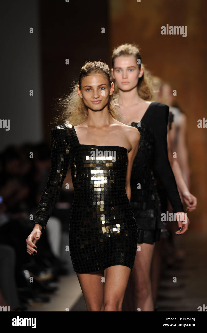 Feb 15, 2009 - New York, New York, USA - Models on the catwalk in the ...