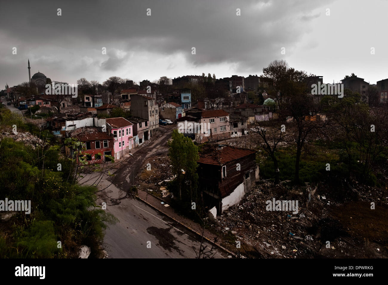 Apr 28, 2009 - Istanbul, Sar-e Pol, Turkey - Sulukule was one of the ...