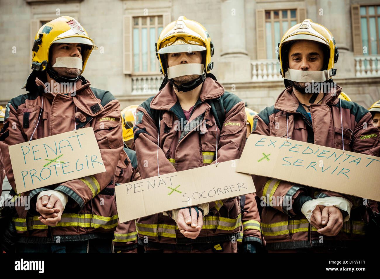 Fire fighters with banner hi-res stock photography and images - Alamy