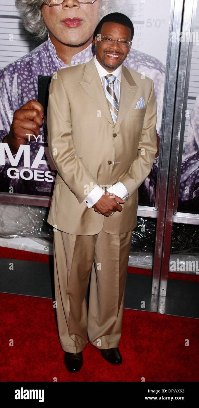 Feb 18, 2009 - New York, New York, USA - Judge GREG MATHIS and his wife ...