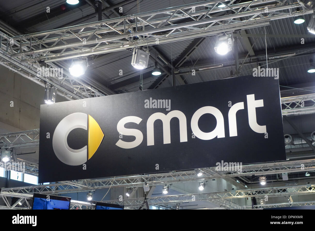 Smart car for sale car hi-res stock photography and images - Alamy