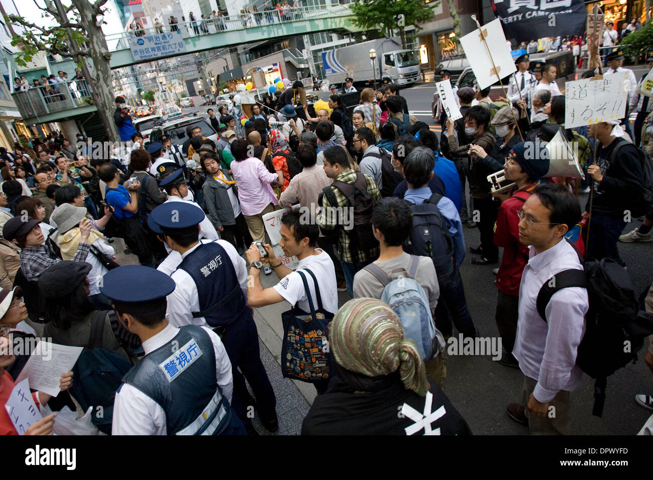 May 03, 2009 - Tokyo, Japan - An overview of Japanese activists ...