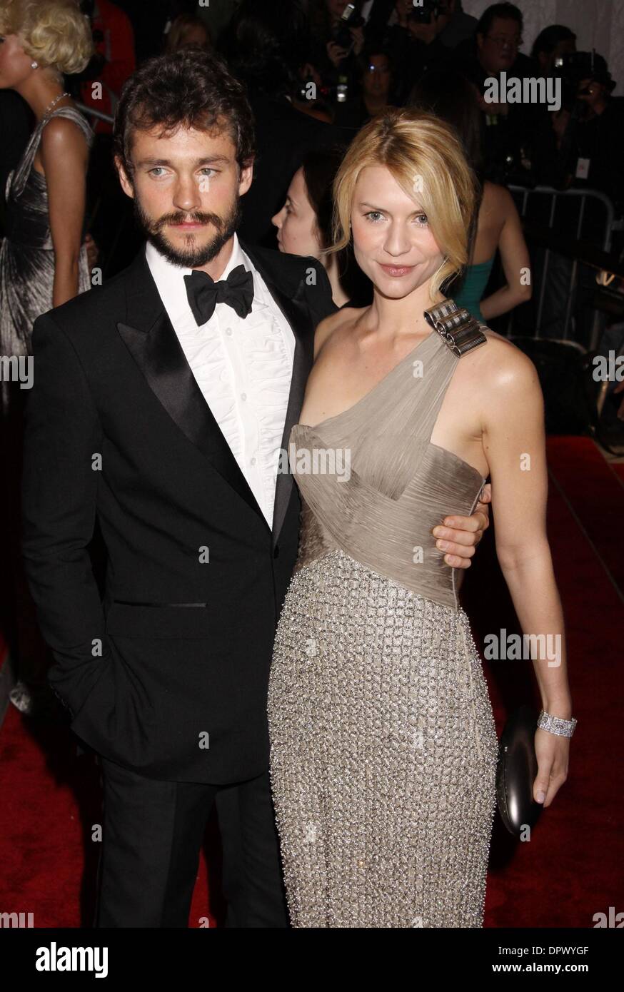 May 04, 2009 - New York, New York, USA - Actors HUGH DANCY and CLAIRE ...