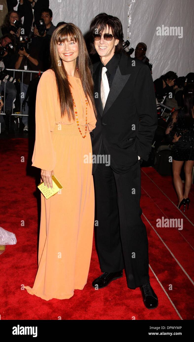 May 04, 2009 - New York, New York, USA - Model PAULINA PORIZKOVA and ...