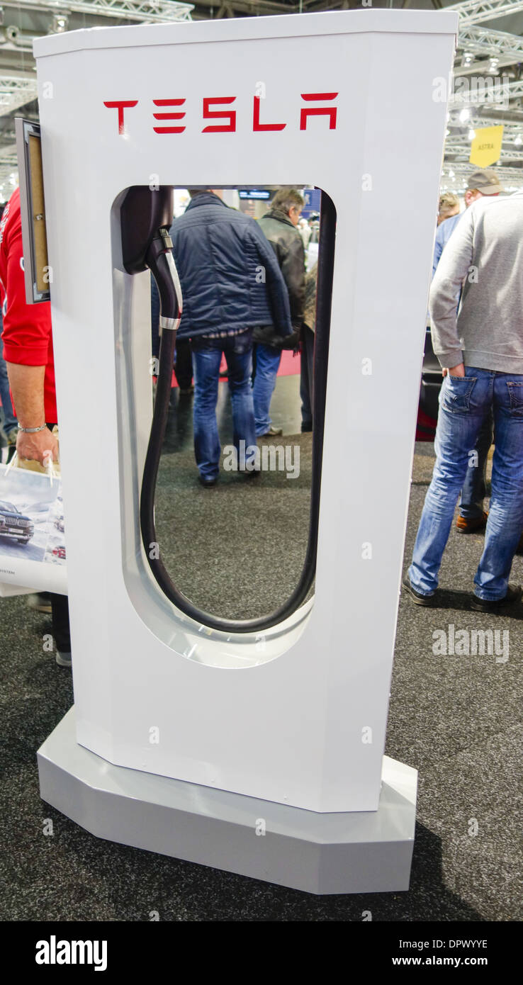 E mobility tesla hi-res stock photography and images - Alamy