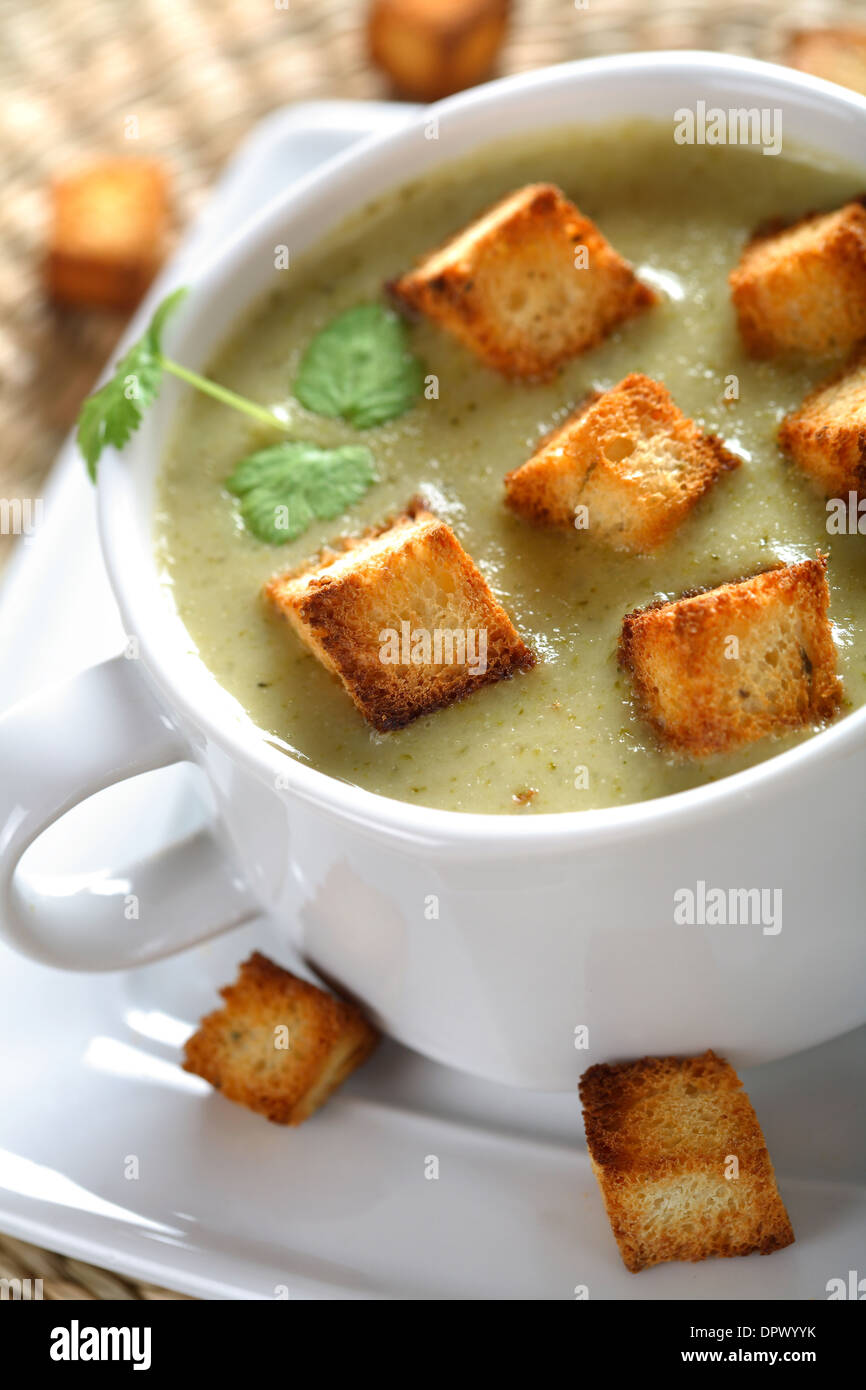 Spinach cream with coriander Stock Photo - Alamy