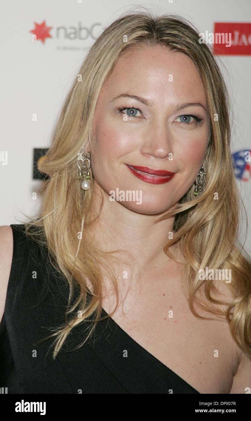 Jan 23, 2009 - New York, New York, USA - Actress SARAH WYNTER at the ...