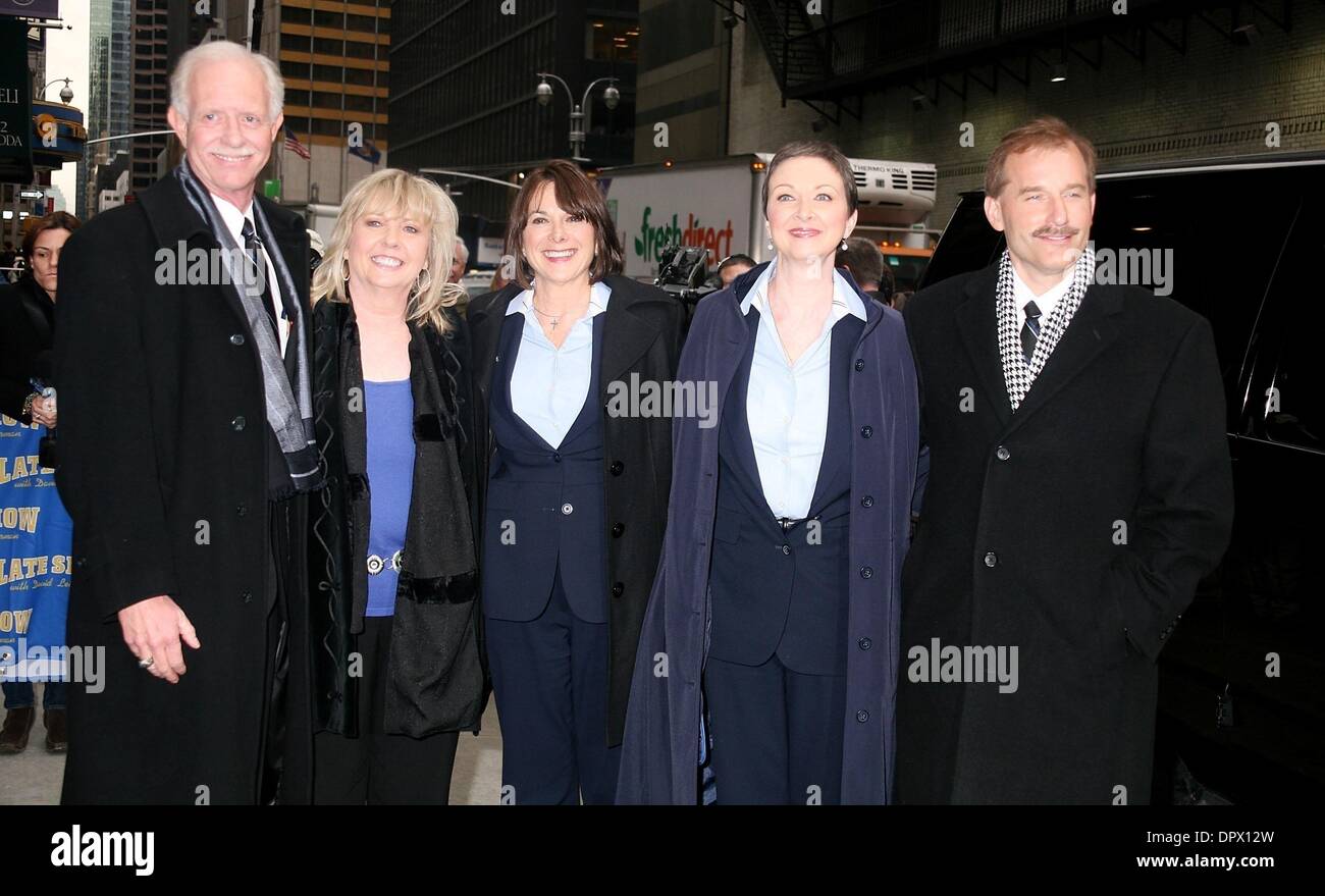 First officer jeffrey skiles crew hi-res stock photography and images ...