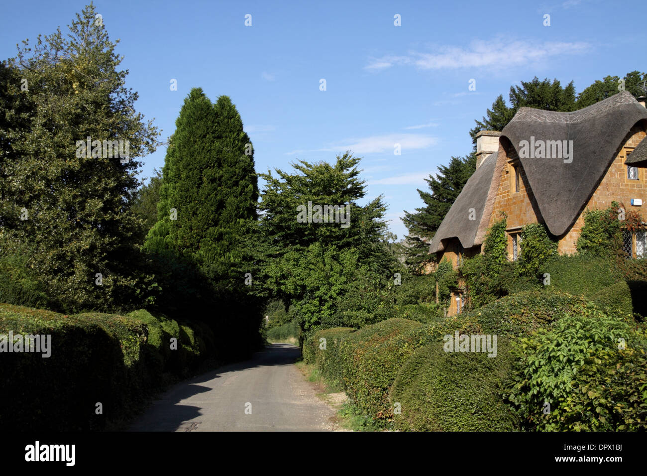 Great tew village hi-res stock photography and images - Alamy