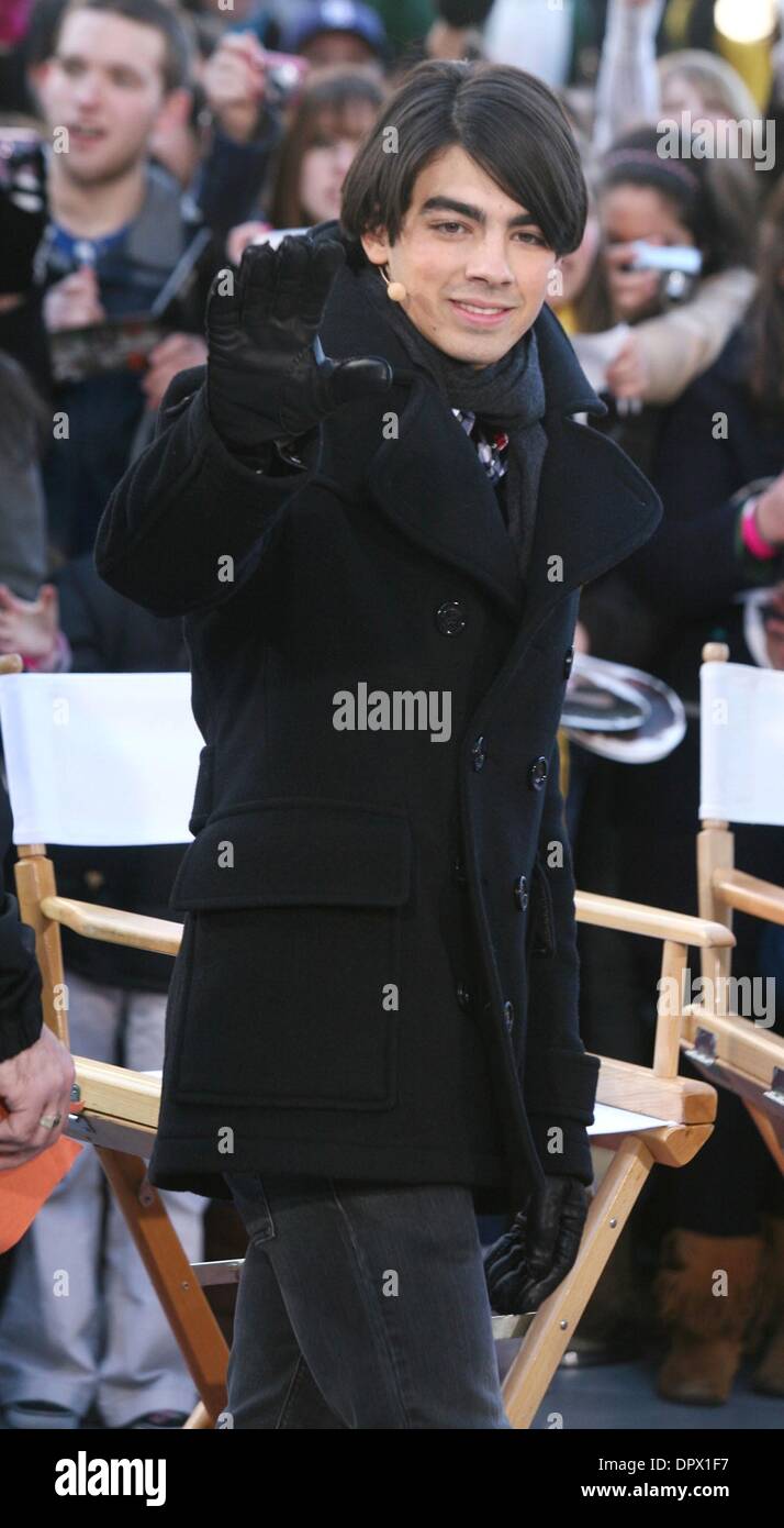 Feb 13, 2009 - New York, New York, USA - JOE JONAS from the JONAS ...