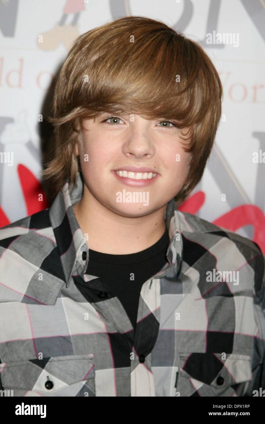 Mar 06, 2009 - New York, New York, USA - Actor DYLAN SPROUSE from the ...