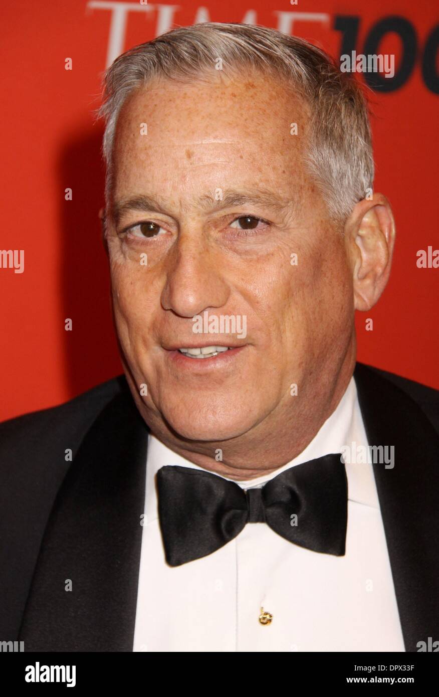 May 05, 2009 - New York, New York, USA - Writer WALTER ISAACSON attends ...