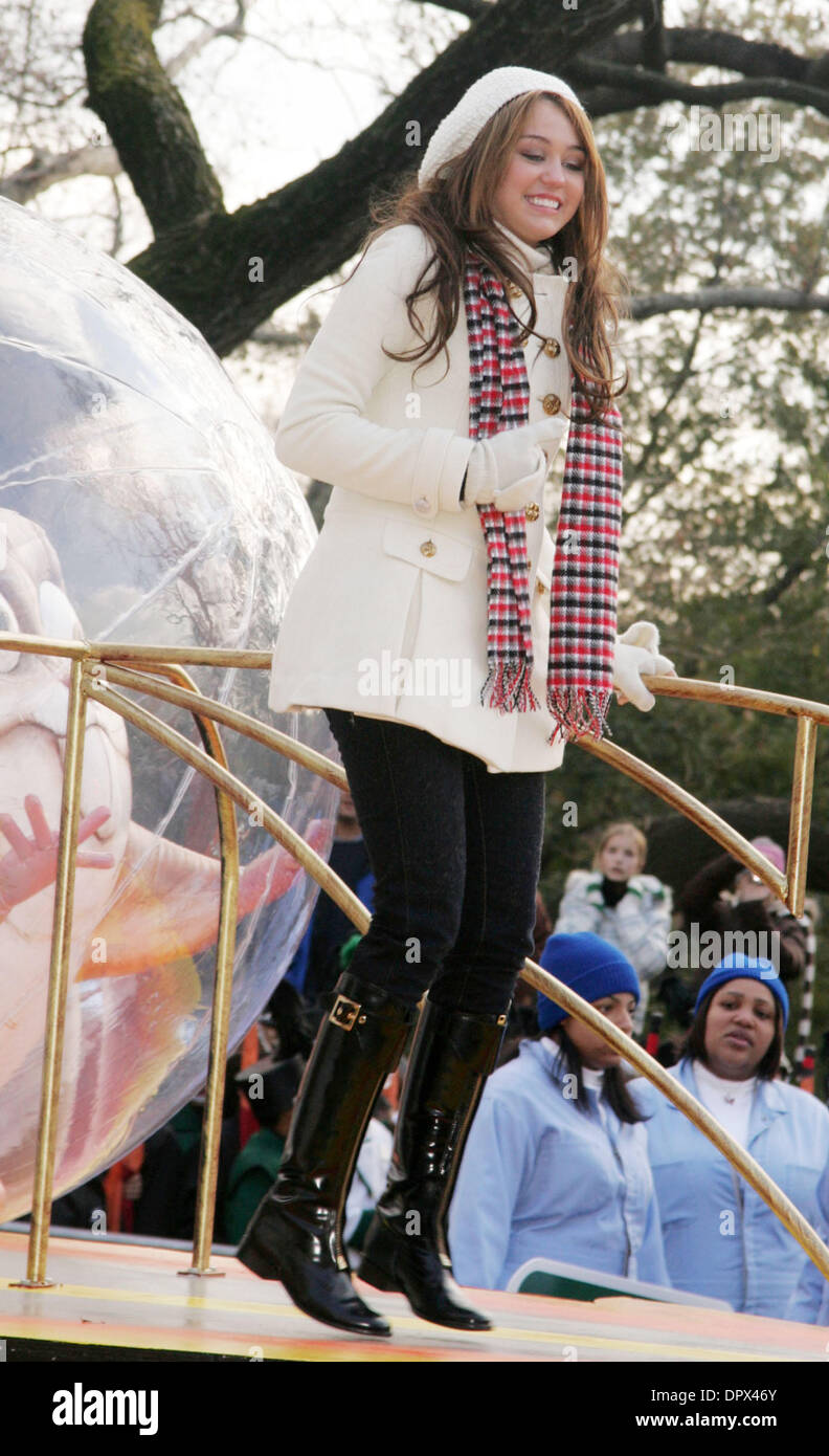 Nov 27, 2008 - New York, NY, USA - Singer/actress MILEY CYRUS at the ...