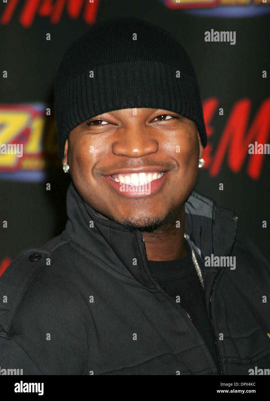 Dec 12, 2008 - New York, NY, USA - Singer NE-YO poses for photos in the ...