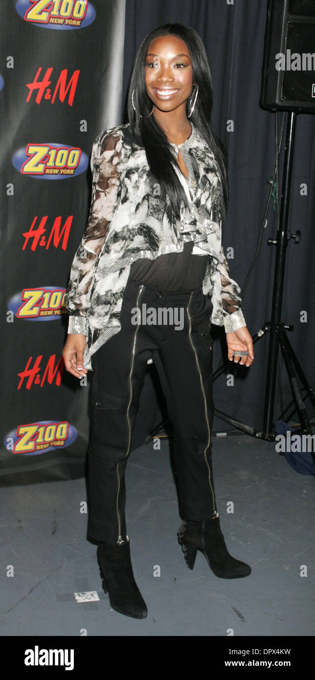 Dec 12, 2008 - New York, NY, USA - Singer/actress BRANDY poses for ...