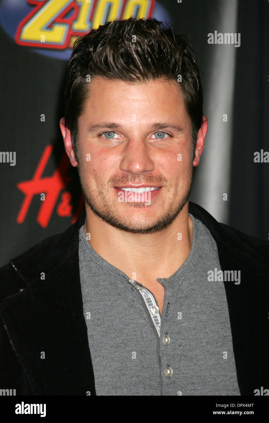 Dec 12, 2008 - New York, NY, USA - Singer NICK LACHEY pose for photos ...