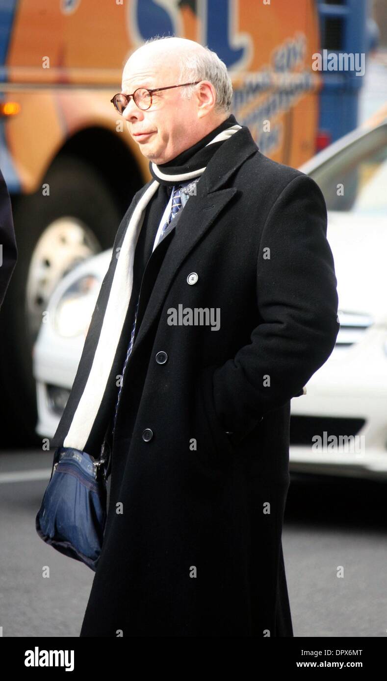 Mar 20, 2009 - New York, New York, USA - Actor WALLACE SHAWN arrives to ...