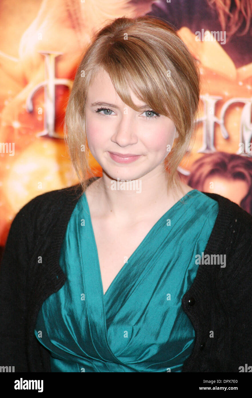 Eliza hope bennett hi-res stock photography and images - Alamy