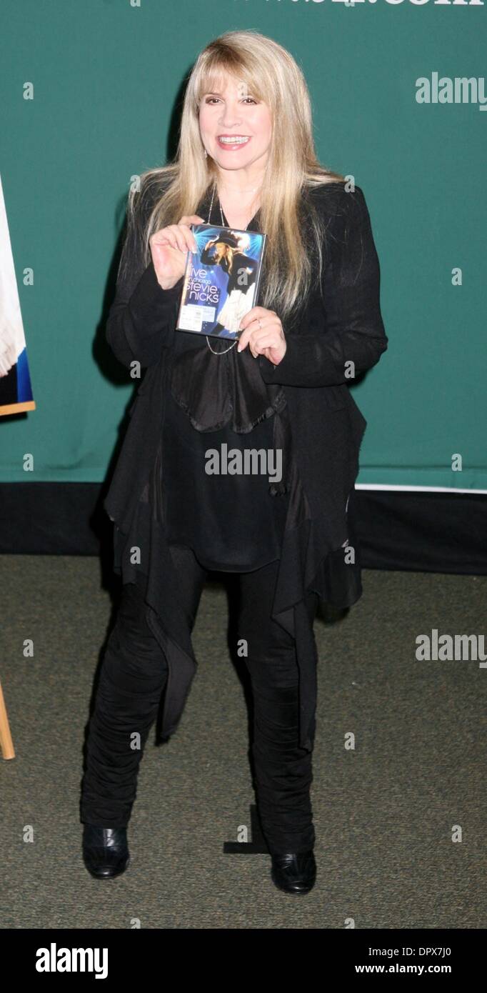 Mar 31, 2009 - New York, New York, USA - Fleetwood Mac singer STEVIE ...