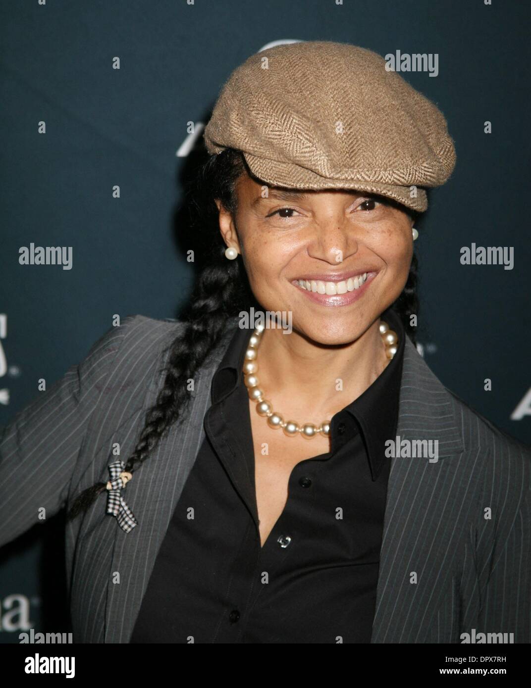 Apr 01, 2009 - New York, New York, USA - Actress VICTORIA ROWELL ...