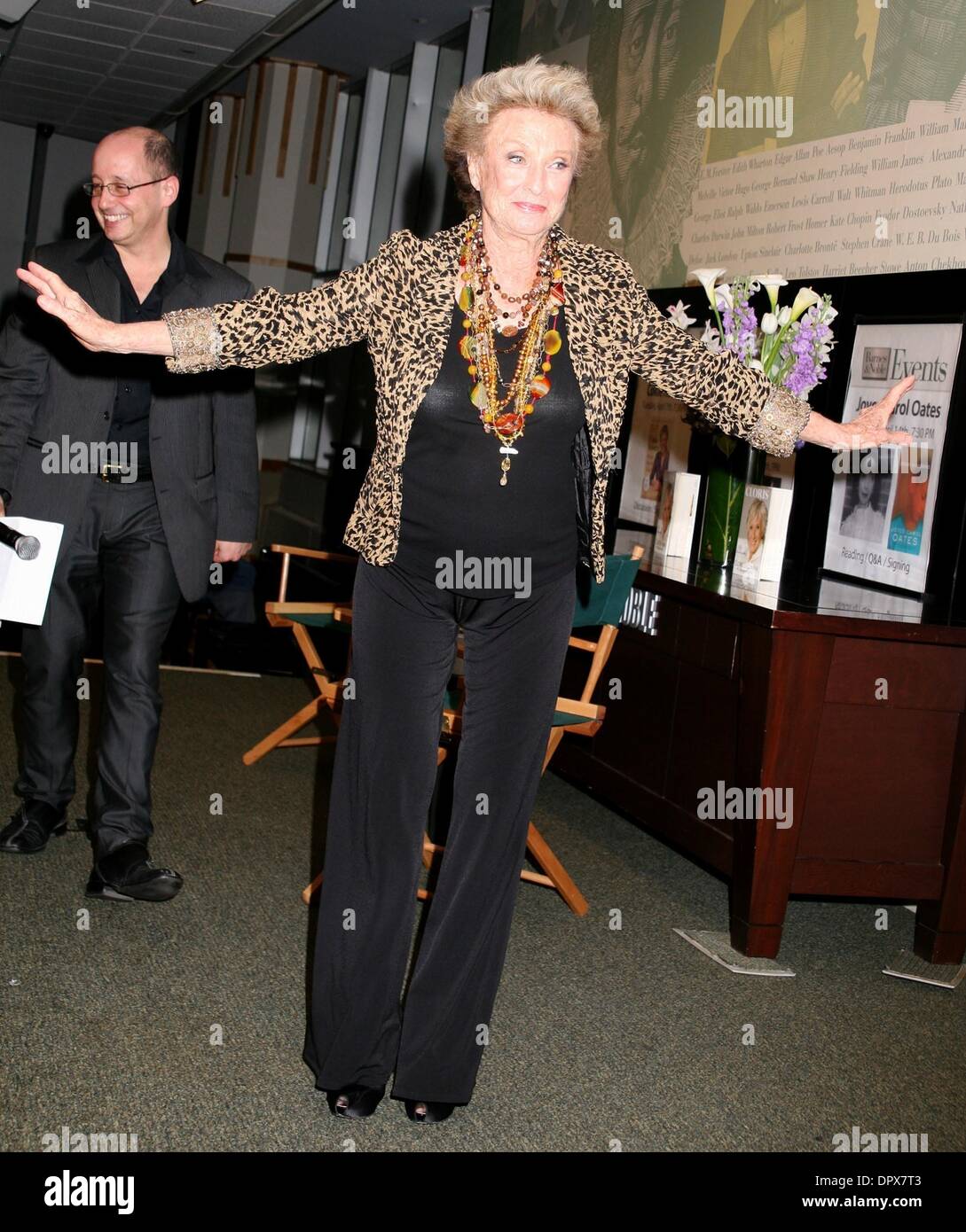Apr 02, 2009 - New York, New York, USA - Actress CLORIS LEACHMAN ...