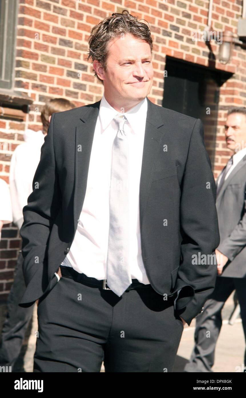 Apr 16, 2009 - New York, New York, USA - Actor MATTHEW PERRY at his ...