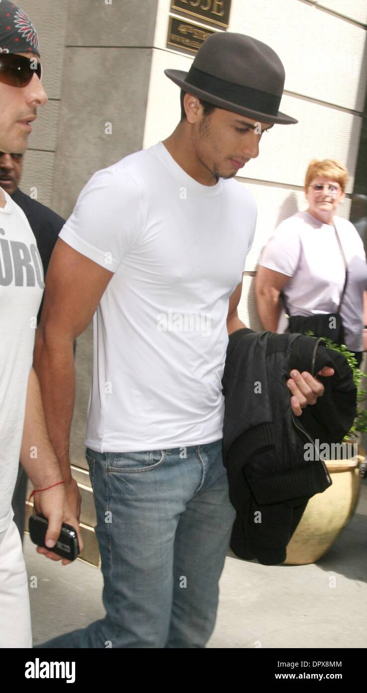 Apr 18, 2009 - New York, New York, USA - Madonna's boyfriend JESUS LUZ ...