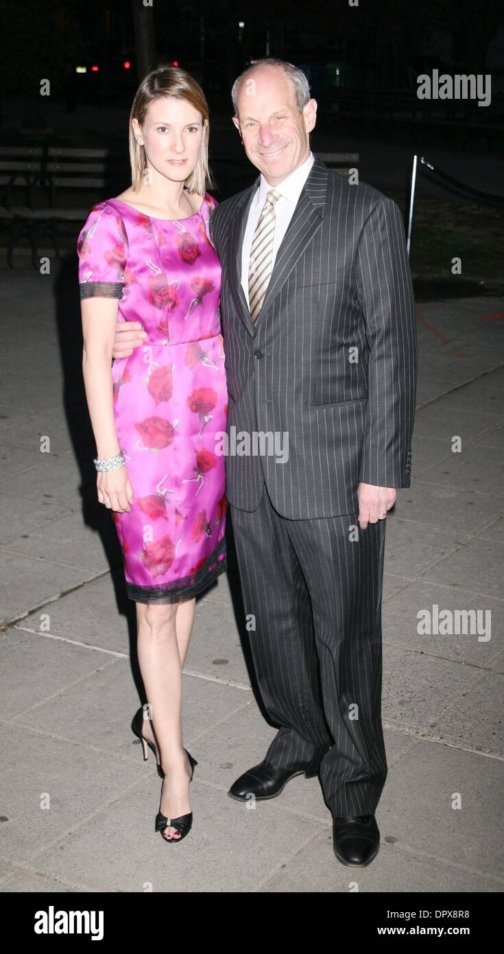 Apr 21, 2009 - New York, New York, USA - JONATHAN TISH and WIFE at the ...