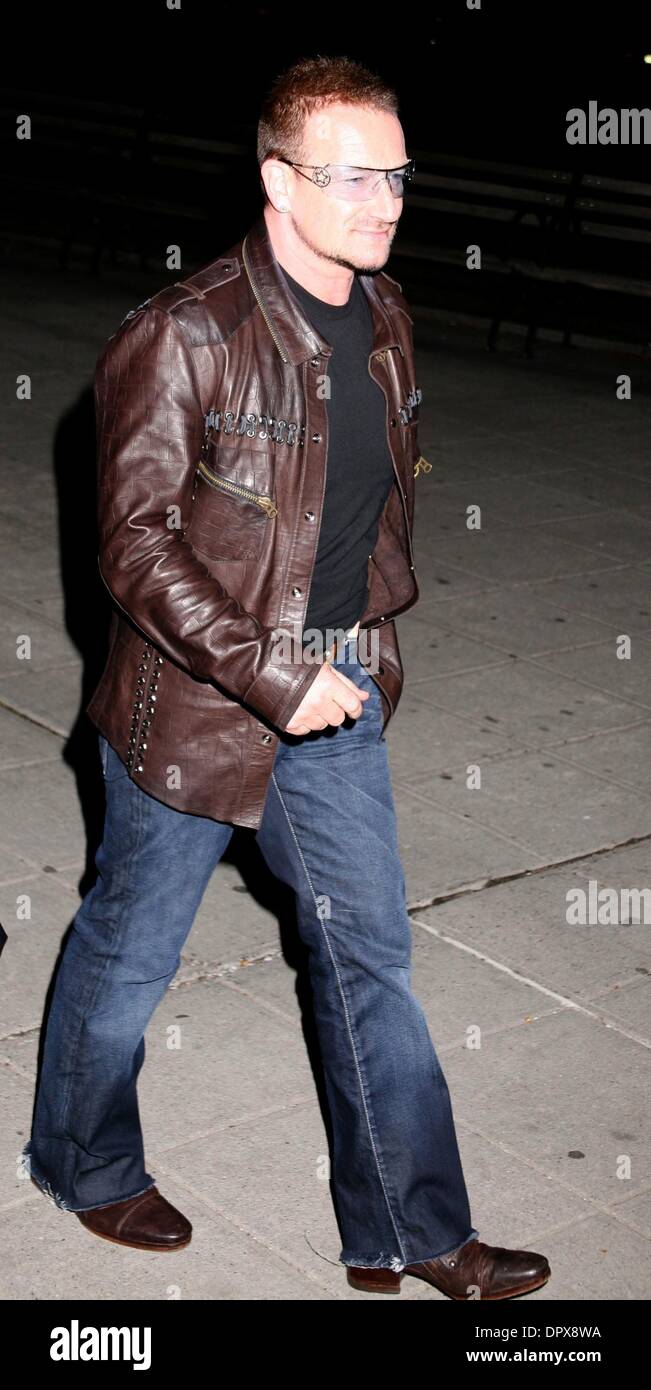 Apr 21, 2009 - New York, New York, USA - Singer BONO at the Vanity Fair ...