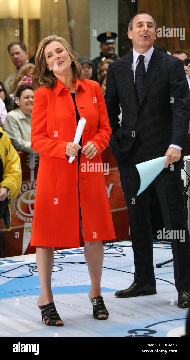 May 01, 2009 - New York, New York, USA - 'Today' show co-hosts MEREDITH ...