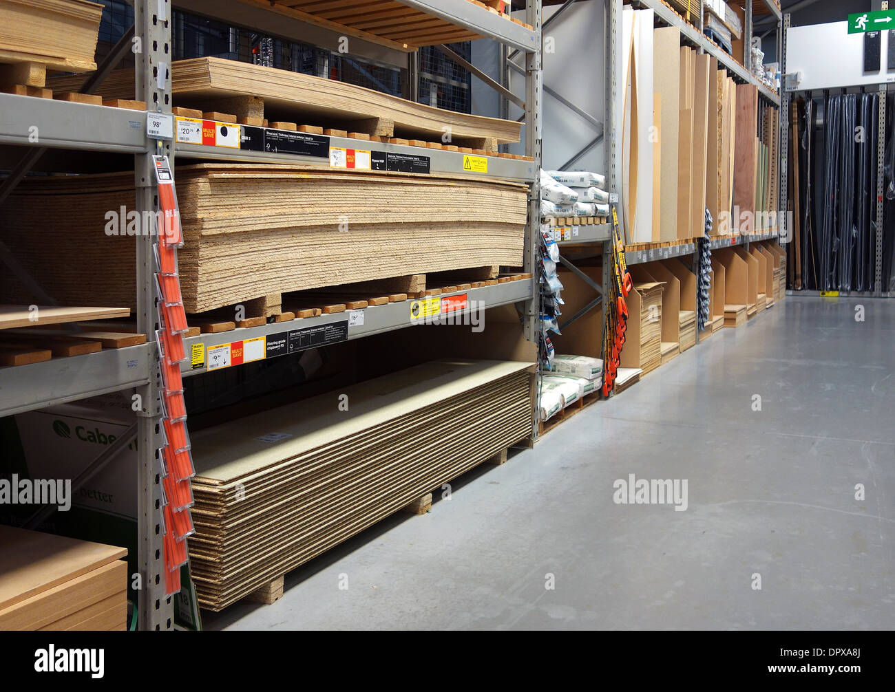 Diy store hi-res stock photography and images - Alamy