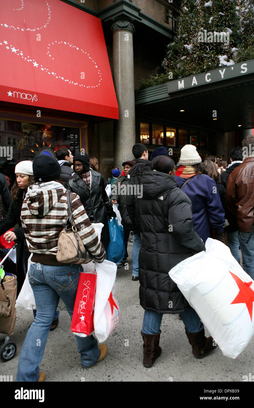 Underperforming stores hi-res stock photography and images - Alamy