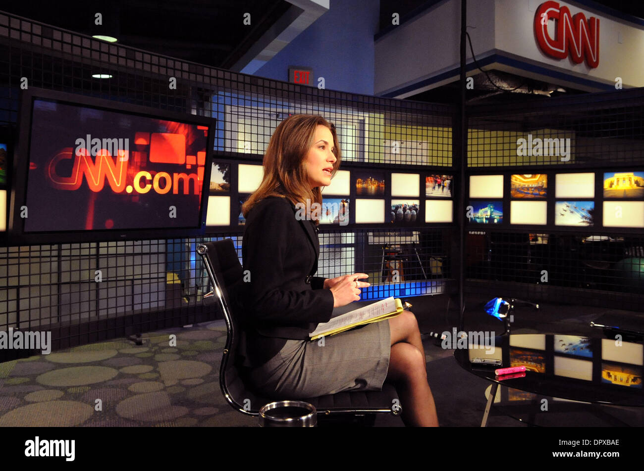 Jan 13, 2009 - Atlanta, Georgia, USA - CNN.com live anchor MELISSA LONG ...