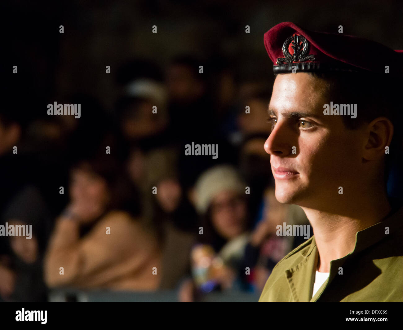 Idf paratroopers kotel ceremony hi-res stock photography and images - Alamy