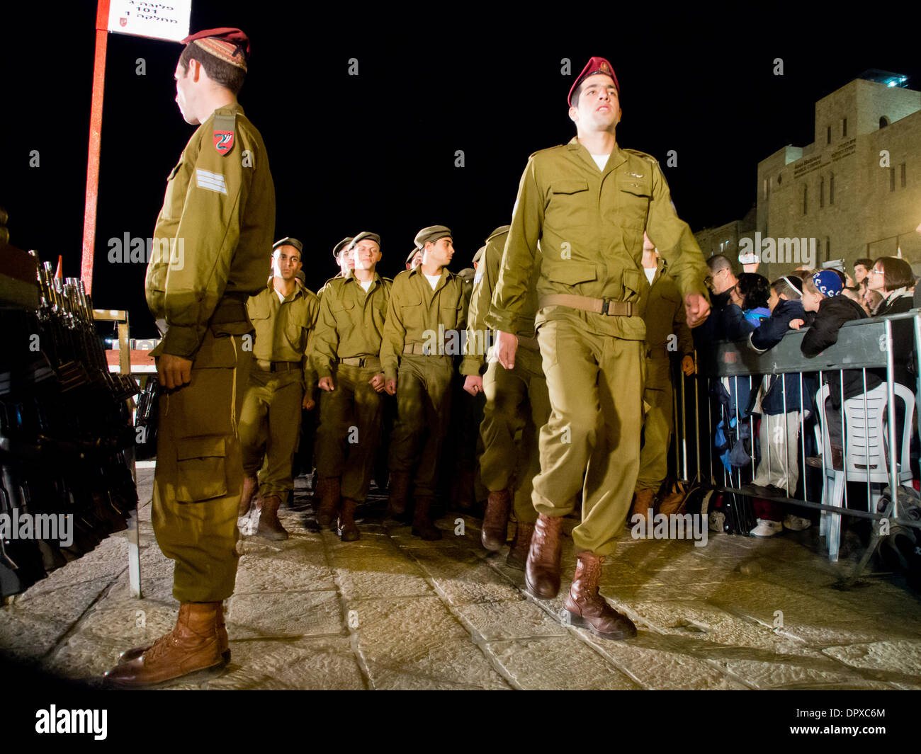 Jerusalem, Israel. 16th January 2014. Paratroopers Brigade squad ...
