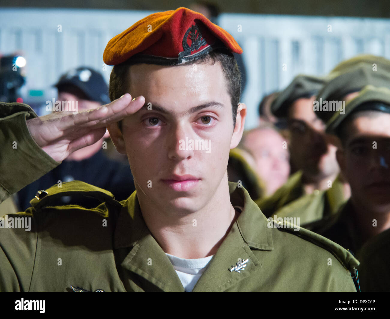 Jerusalem, Israel. 16th January 2014. Soldiers of the Paratroopers ...