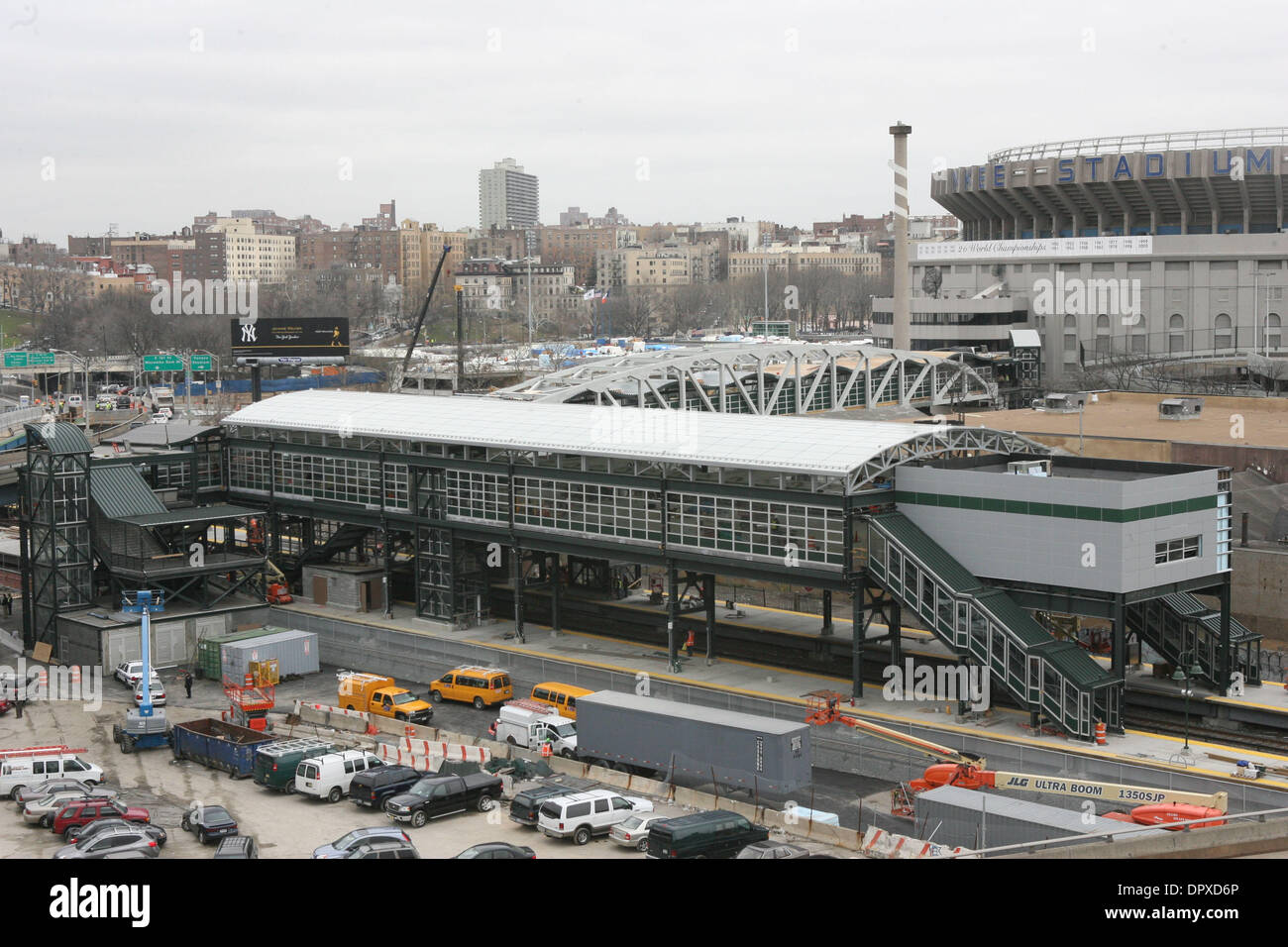 Apr 01, 2009 - Bronx, New York, USA - Train service to MTA Metro-North ...