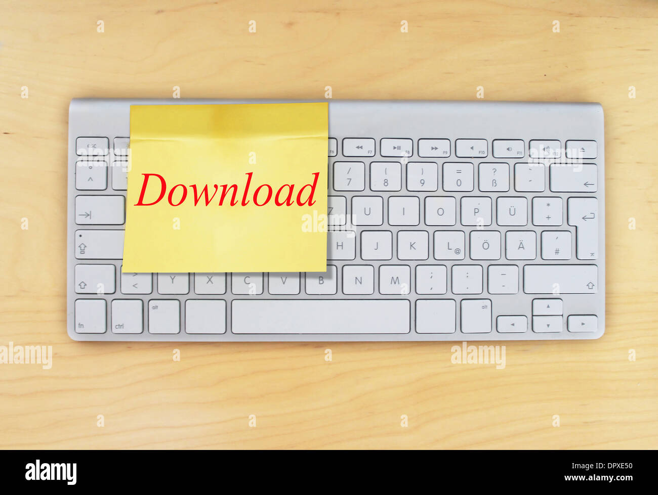 computer keyboard with note Stock Photo - Alamy