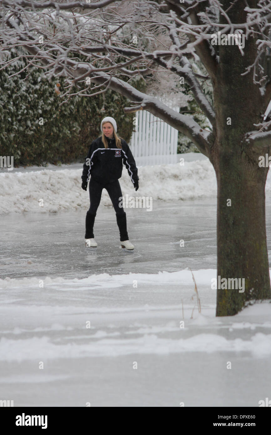 Teen Ice Skate High Resolution Stock Photography and Images - Alamy
