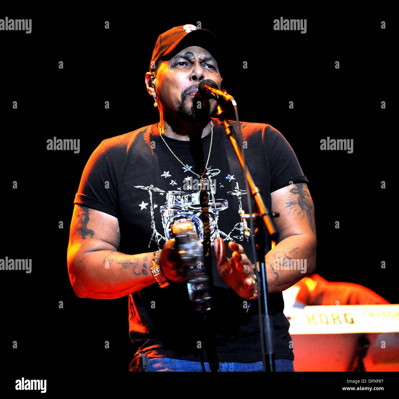Aaron neville hi-res stock photography and images - Alamy