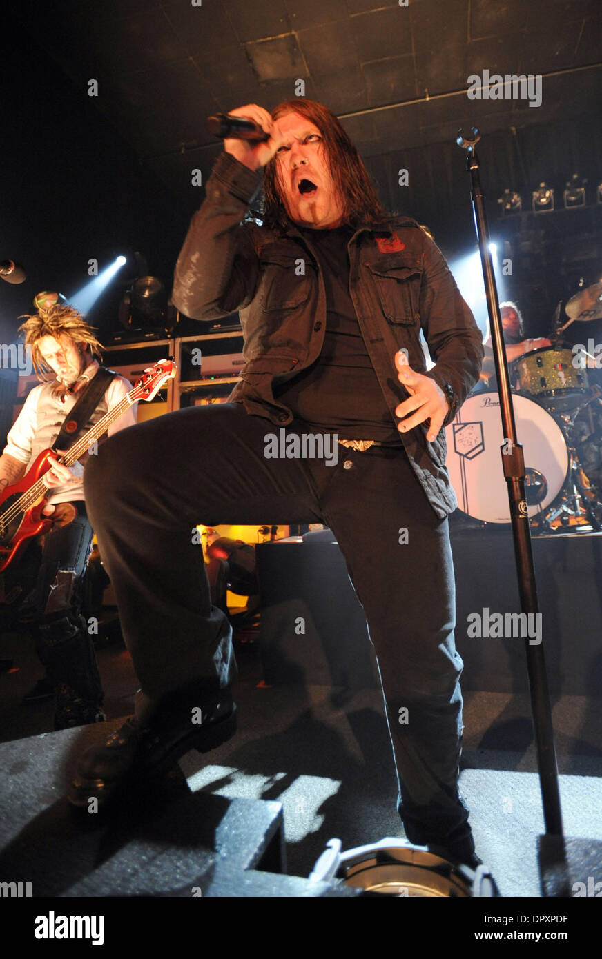Shinedown band hi-res stock photography and images - Alamy