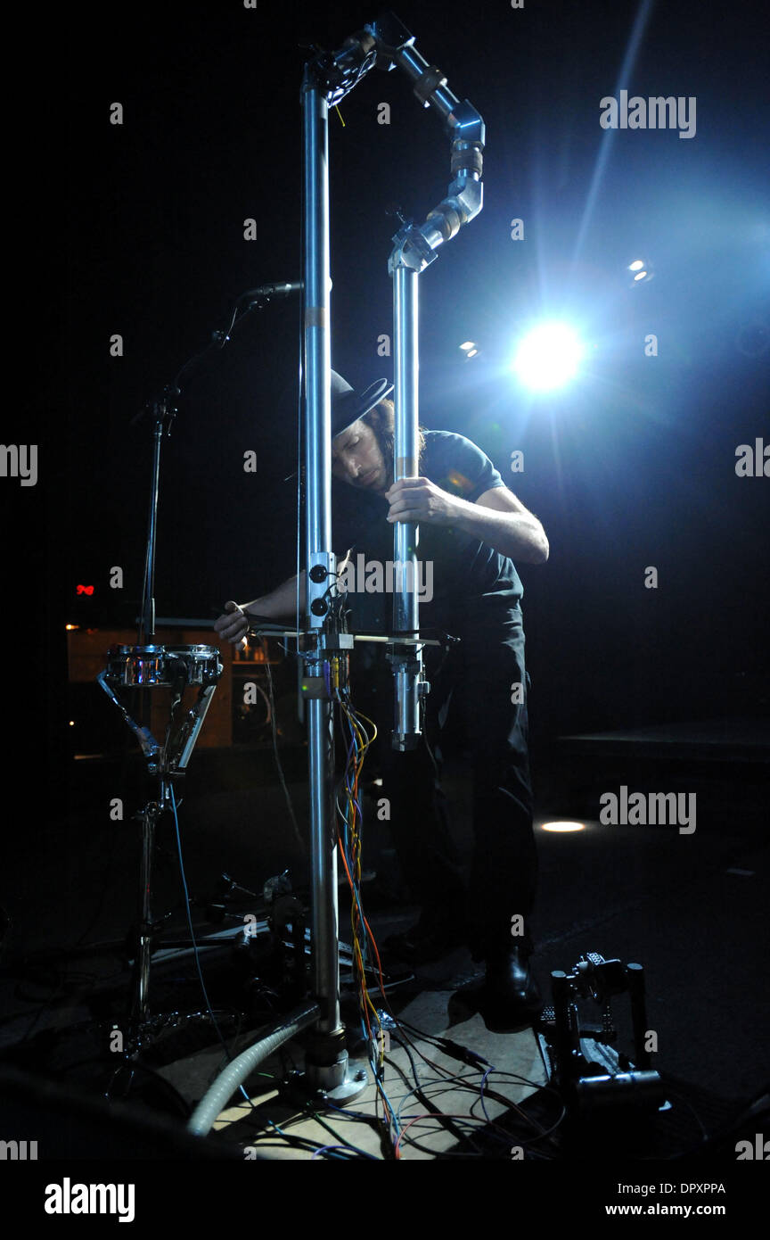 Mar 27, 2009 - Raleigh, North Carolina, USA - Musician MIKE SILVERMAN ...