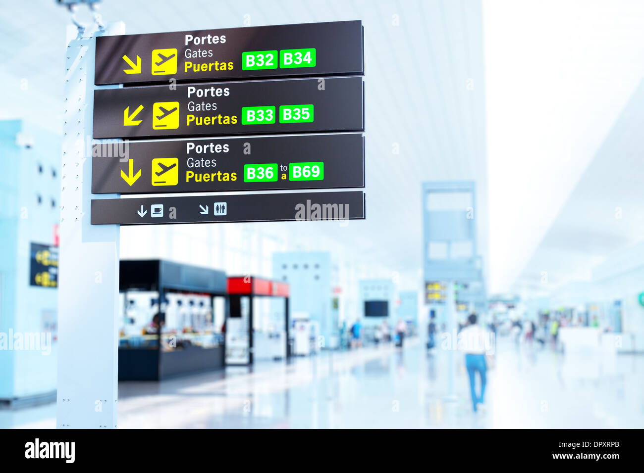 Airport sign boards hi-res stock photography and images - Alamy