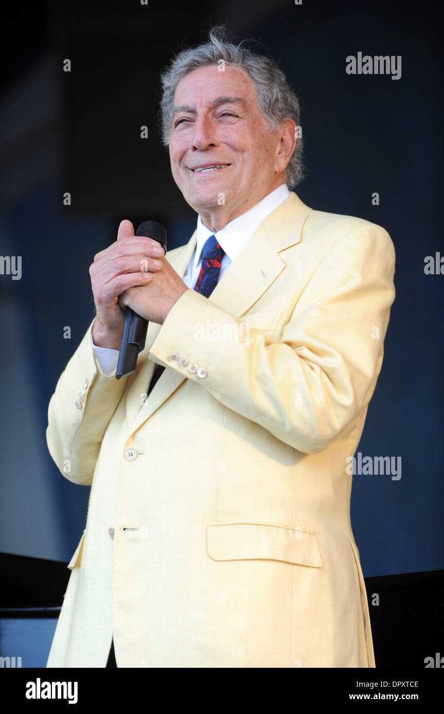 May 01, 2009 - New Orleans, Louisiana, USA - Singer TONY BENNETT ...