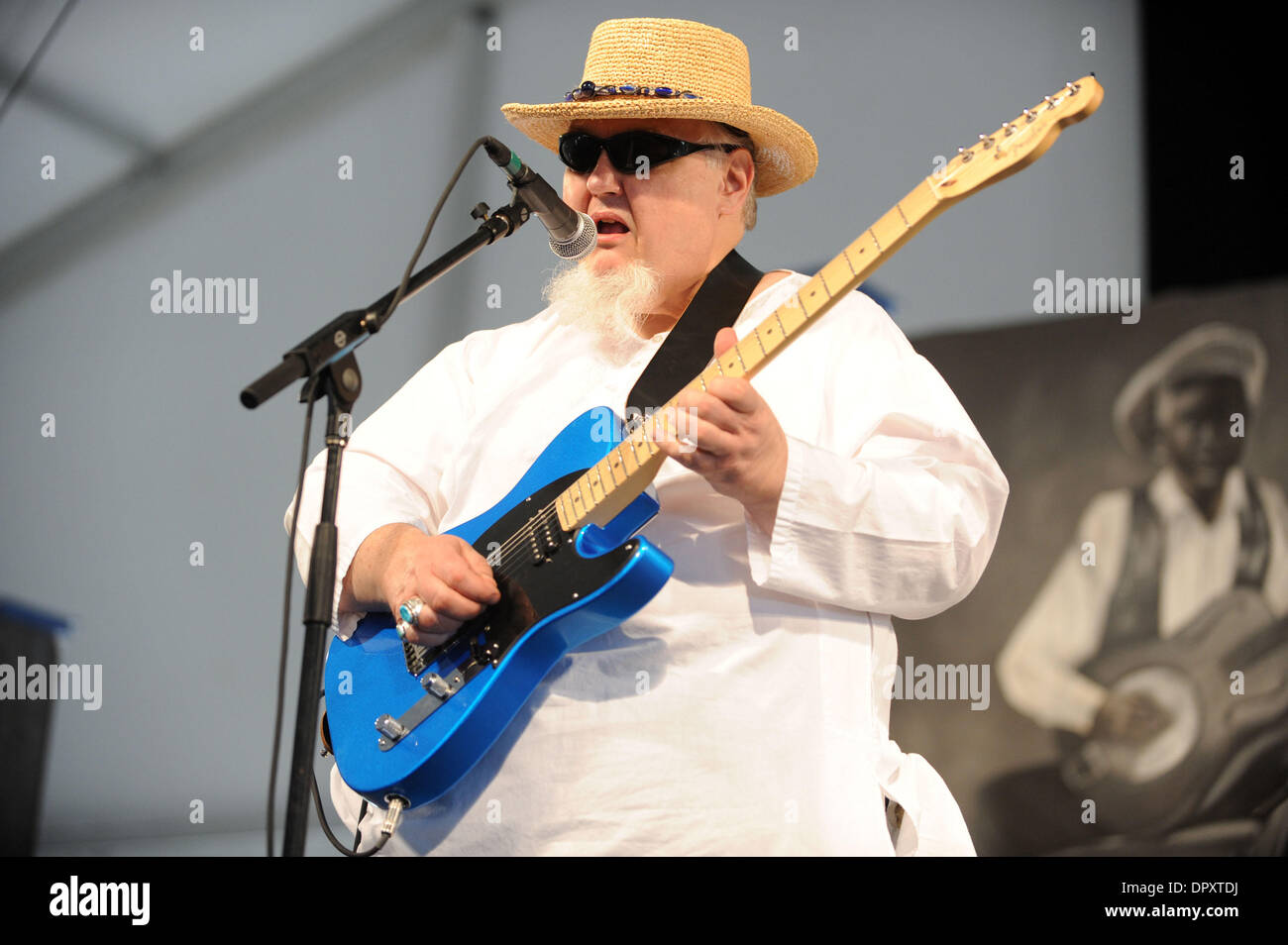 May 02, 2009 - New Orleans, Louisiana, USA - Blues Guitarist BRYAN LEE ...