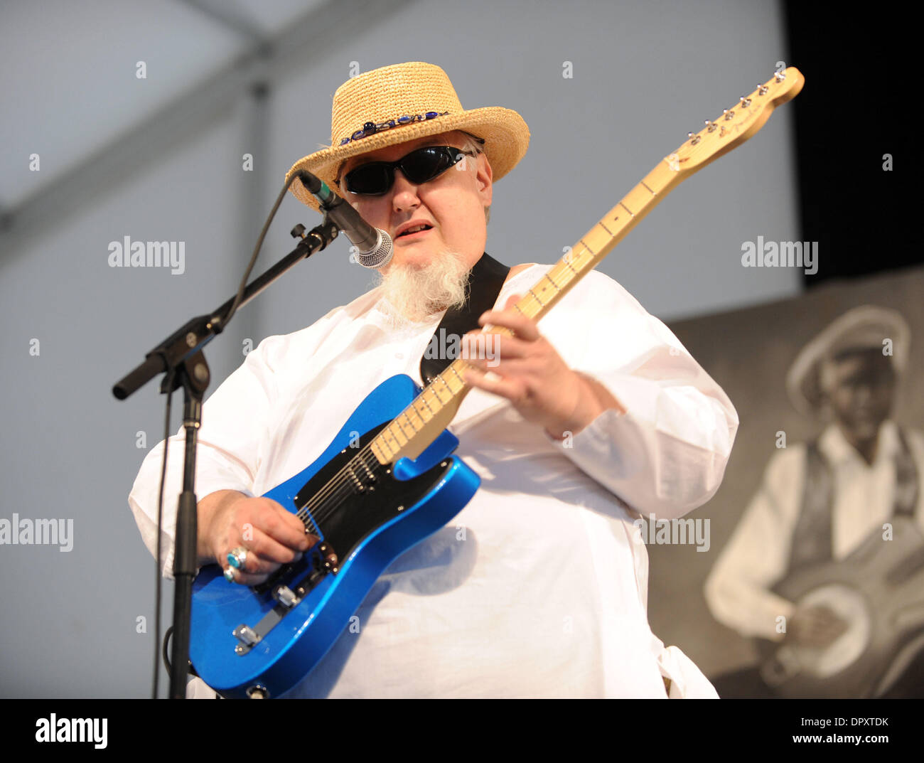 May 02, 2009 - New Orleans, Louisiana, USA - Blues Guitarist BRYAN LEE ...