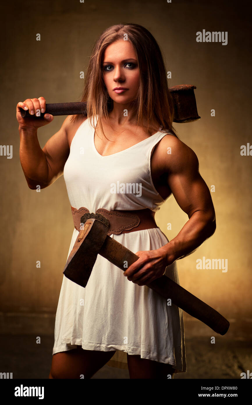 Axe woman hi res stock photography and images Alamy